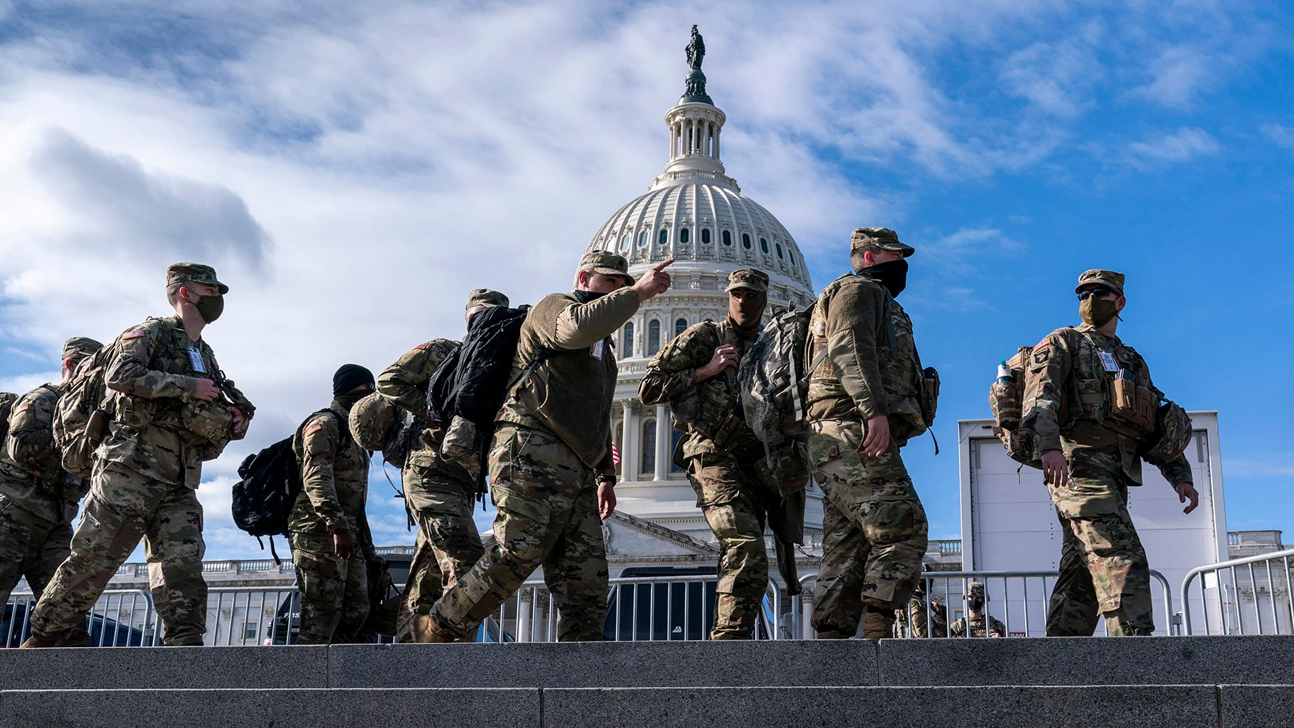 FBI Vetting Guard Troops in DC Amid Fears of Insider Attack | Chicago ...