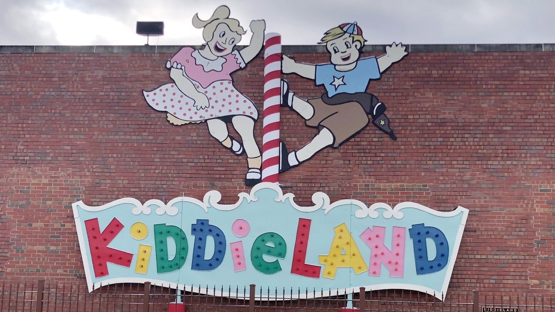 Remembering Kiddieland: Remnant of Beloved Amusement Park Lives on in ...