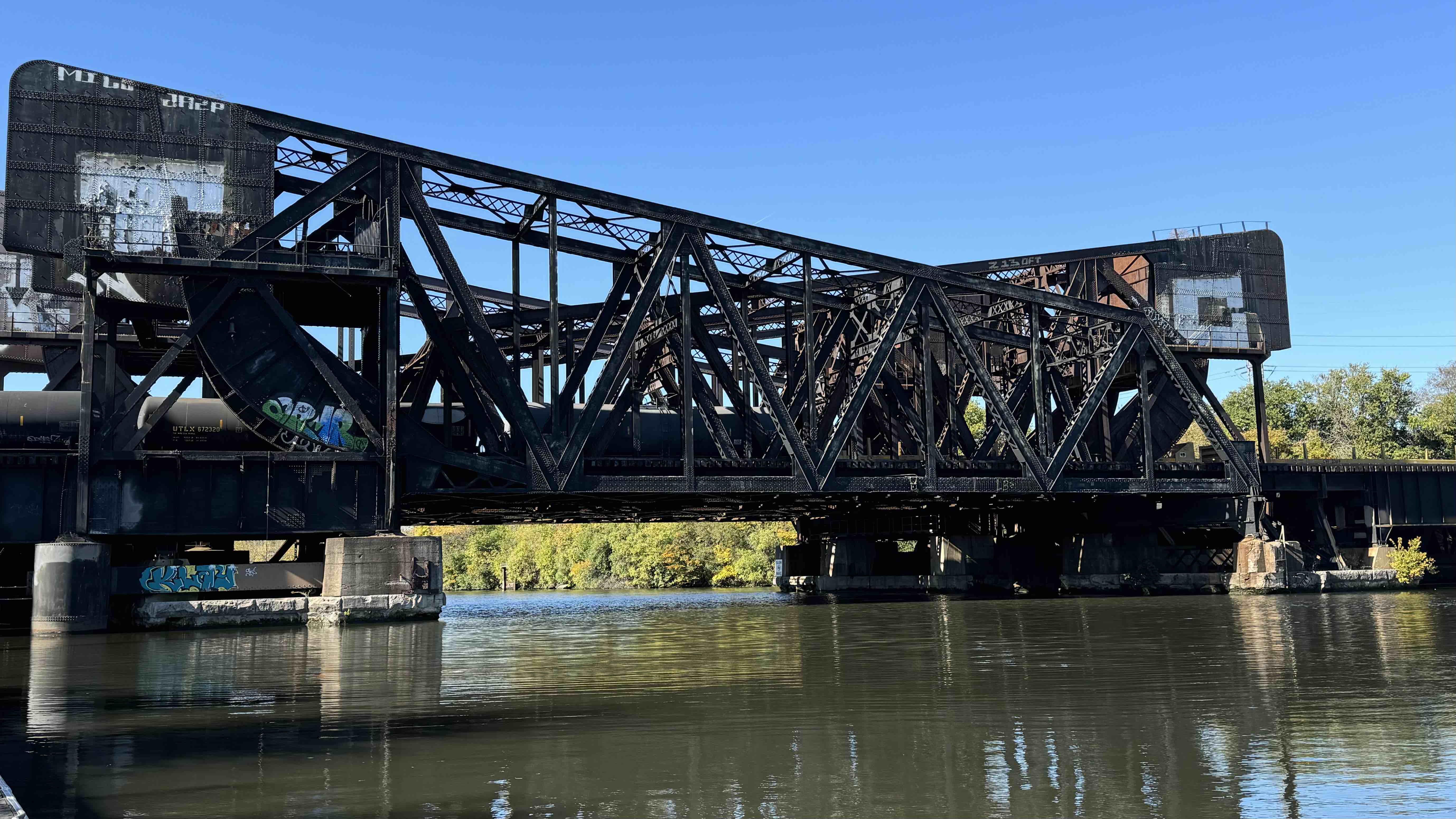 The 125-Year-Old Chicago Sanitary and Ship Canal Reversed the Chicago ...