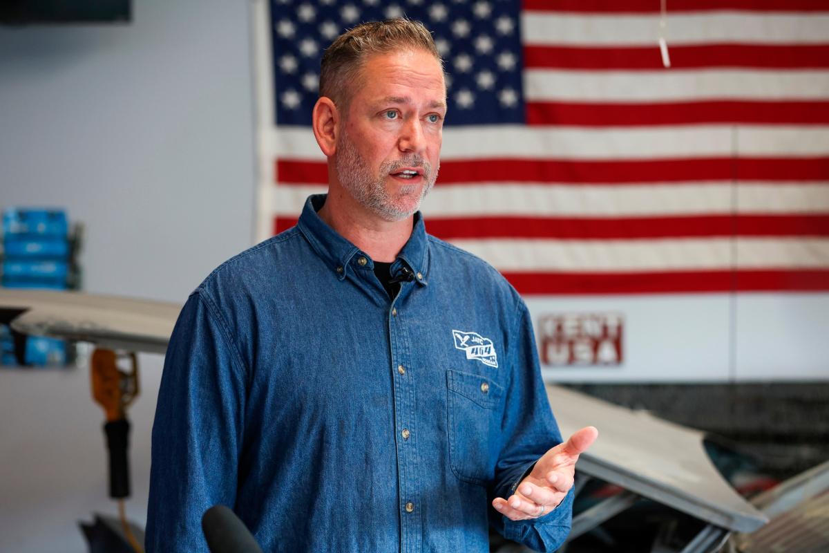 Democrats Test a New Red State Strategy: Back Independents Over Their ...