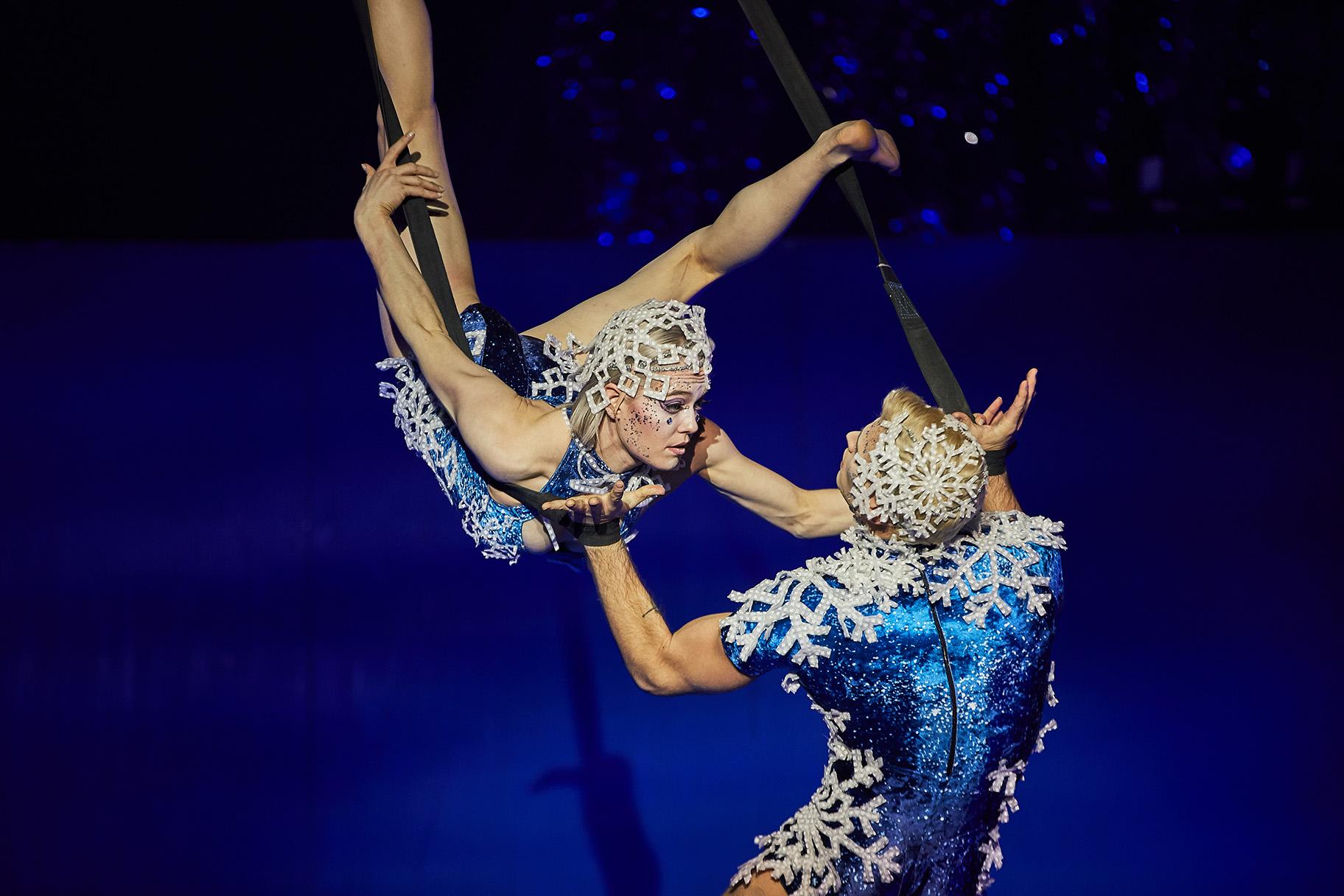 Cirque du Soleil’s First-Ever Holiday Show Premieres in Chicago ...