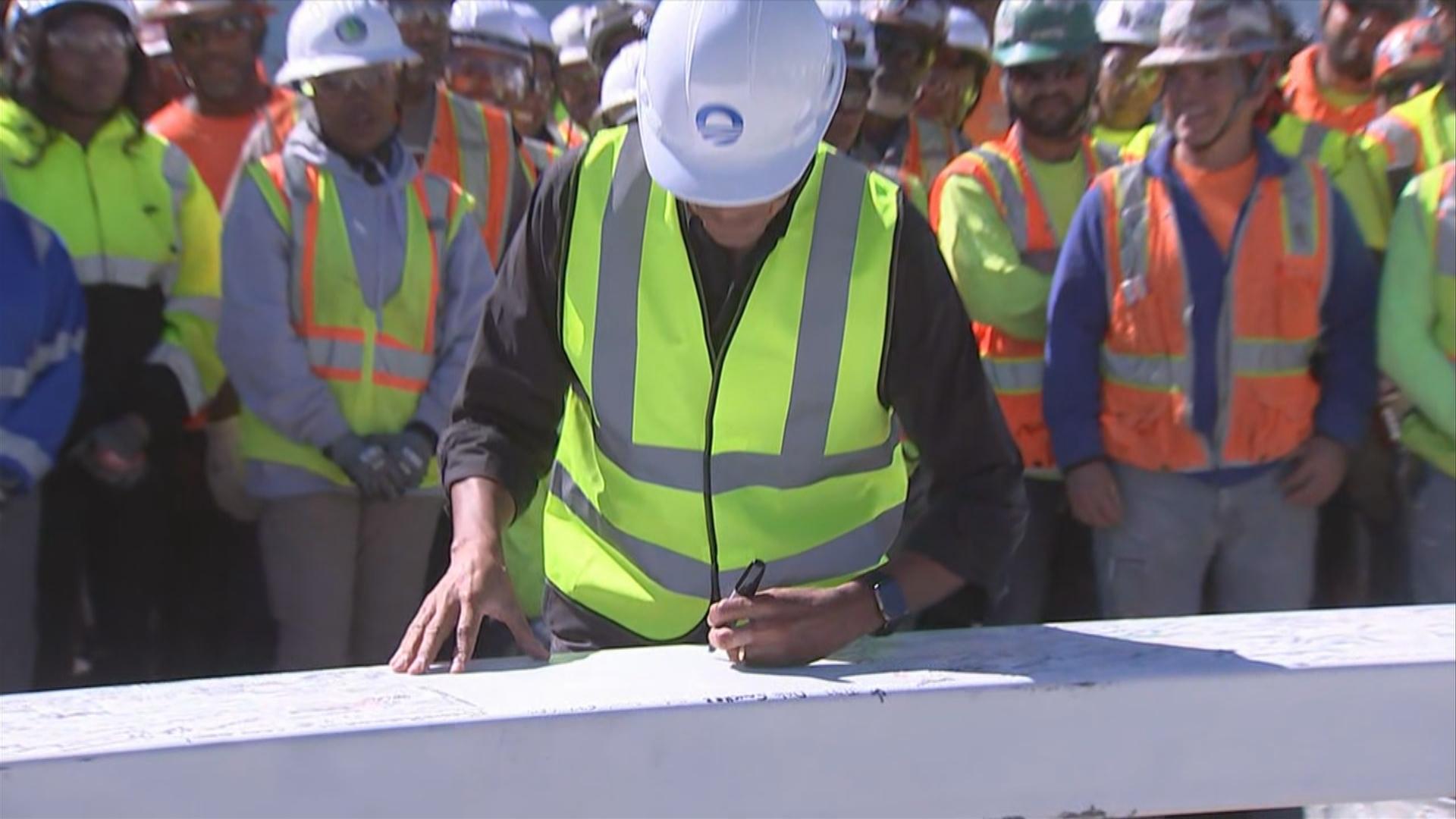 ‘I Just Want Everybody to Know That I See You’: Barack Obama Visits ...