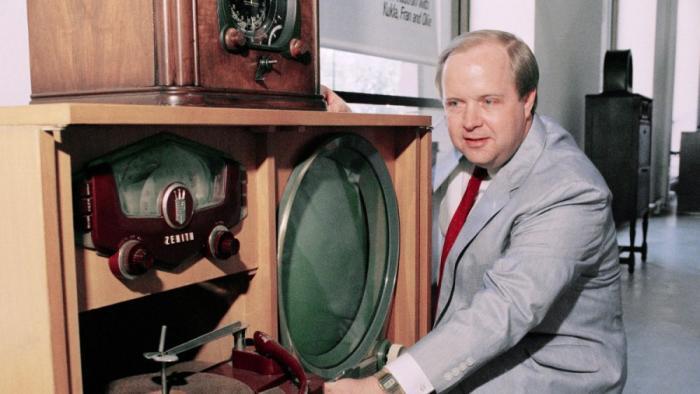 Broadcaster Bruce DuMont Celebrates 40 Years on the Air | Chicago News ...